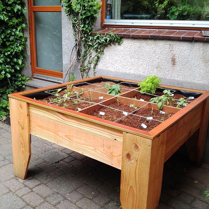 Moestuintafel zelf maken: bouwtekening moestuinbak Huerta